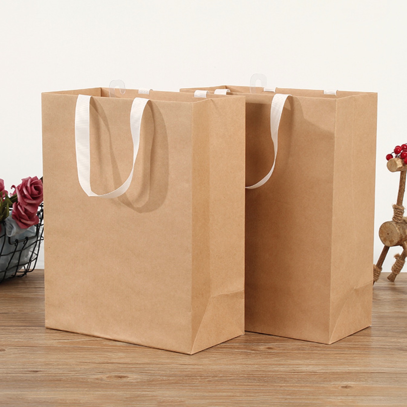 Paper Shopping Bag For Clothing Store, Apparel Store Shopping Bag ...